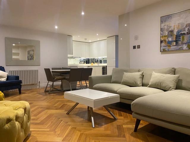Apartment at Bridge Place, City of Westminster