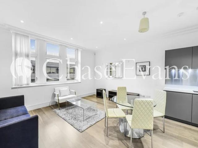 Apartment at Bridle Mews, Greater London