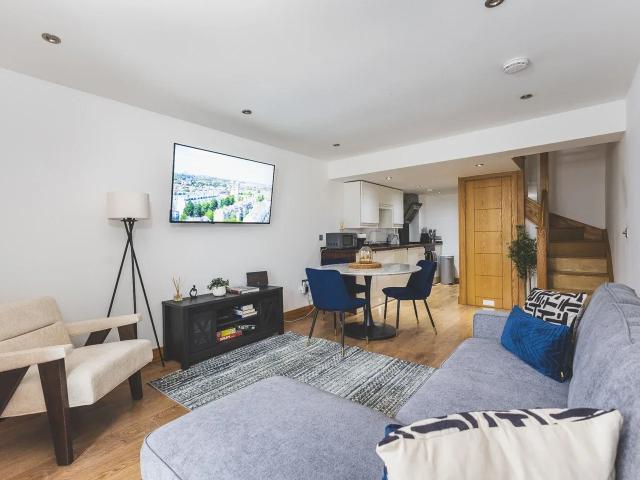 Apartment at Bridle Lane, Greater London