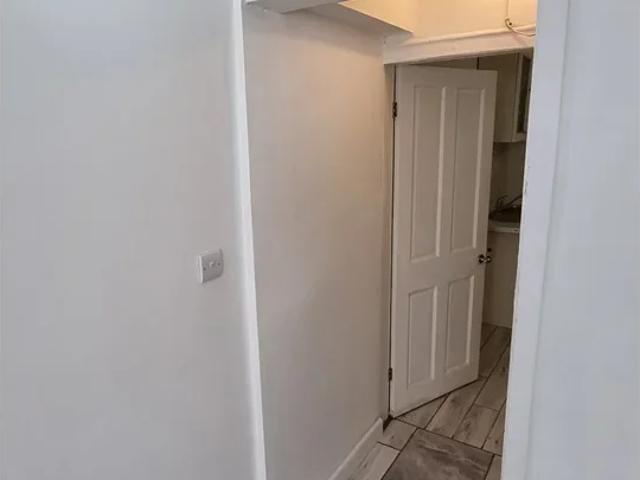 Apartment at Bristow Road, Greater London