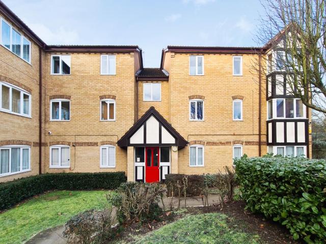 Apartment at Britton Close, Greater London