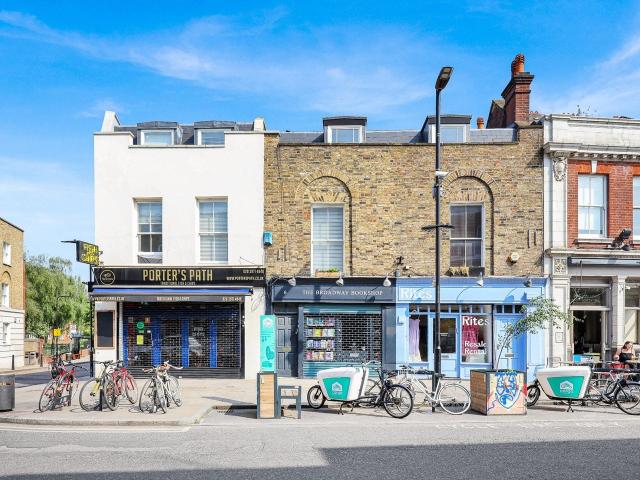 Apartment at Broadway Market, Greater London