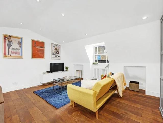 Apartment at Broadway Market, Greater London