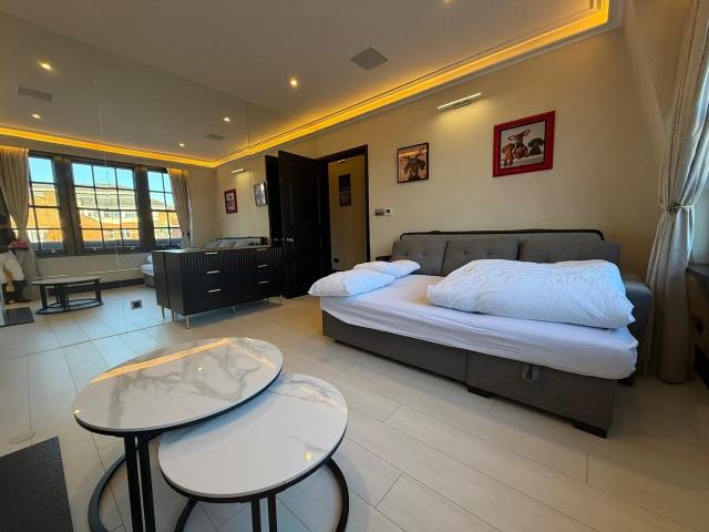Apartment at Broad Court, City of Westminster