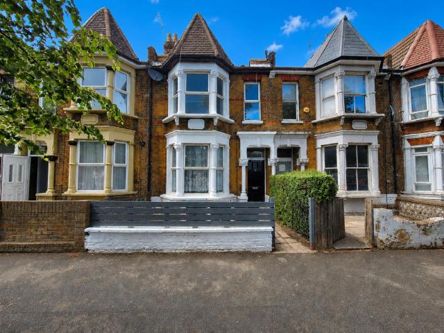 Apartment at Broad Lane, Greater London