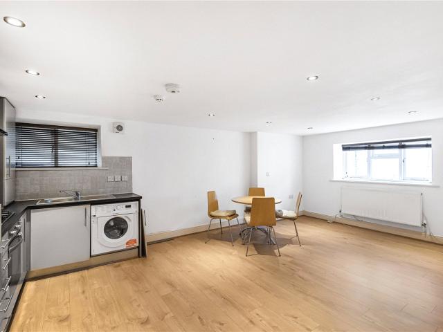 Apartment at Broadhurst Gardens, Greater London