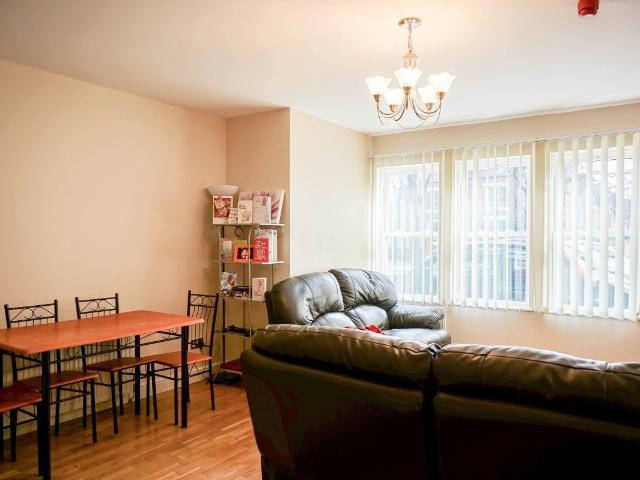 Apartment at Broomfield Crescent, Leeds