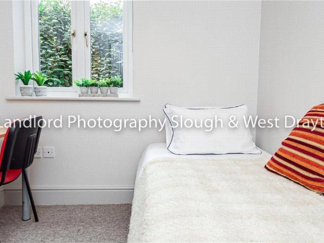 Apartment at Broomfield, Guildford