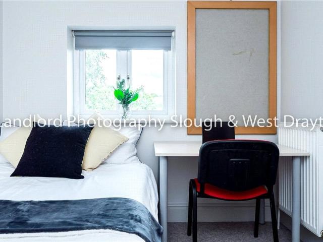 Apartment at Broomfield, Guildford