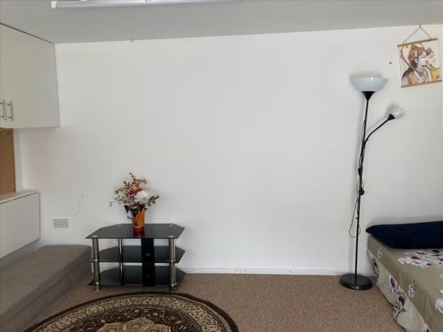 Apartment at Broomgrove Gardens, Greater London