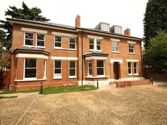 Apartment at Broomhall Road, Woking