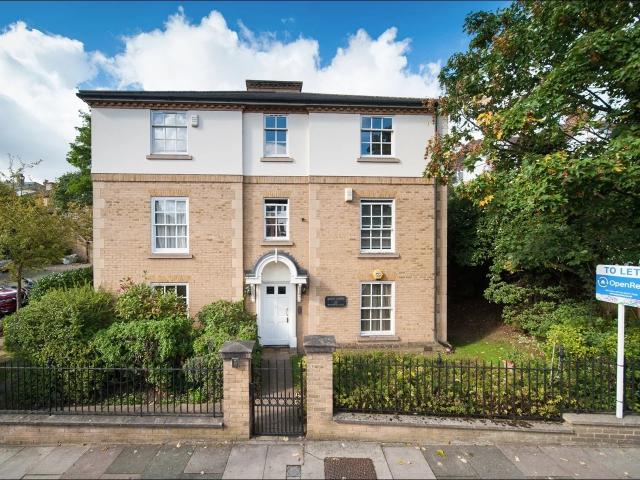Apartment at Broomhill Road, Greater London
