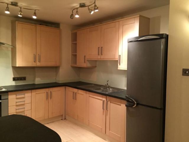 Apartment at Broomhill Road, Greater London