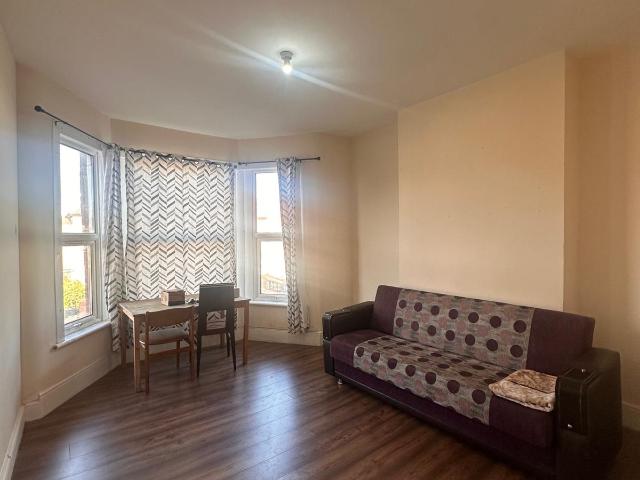 Apartment at Broomhill Road, Greater London