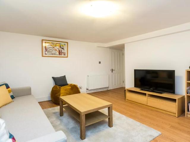 Apartment at Ommaney Road, Greater London