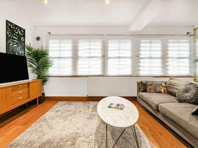 Apartment at Brook Mews North, City of Westminster