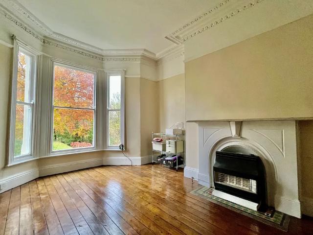 Apartment at Brookfield Road, Leeds