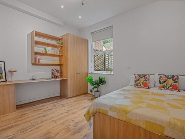 Apartment at Brookfield Road, Leeds