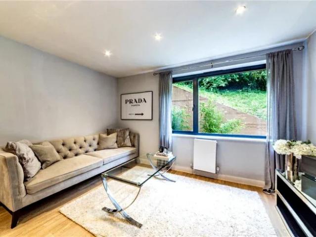Apartment at Brookfield Road, Wooburn Green