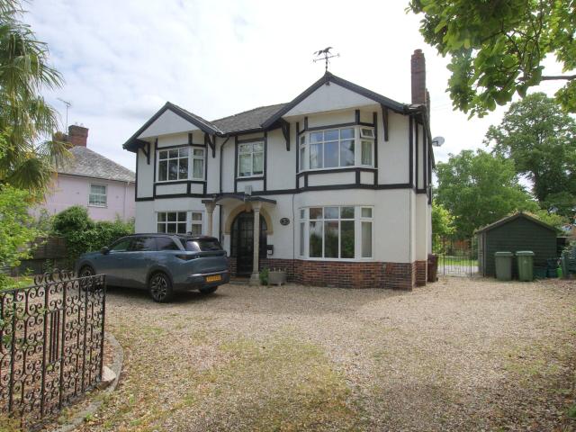 Apartment at Brooklyn Road, Cheltenham