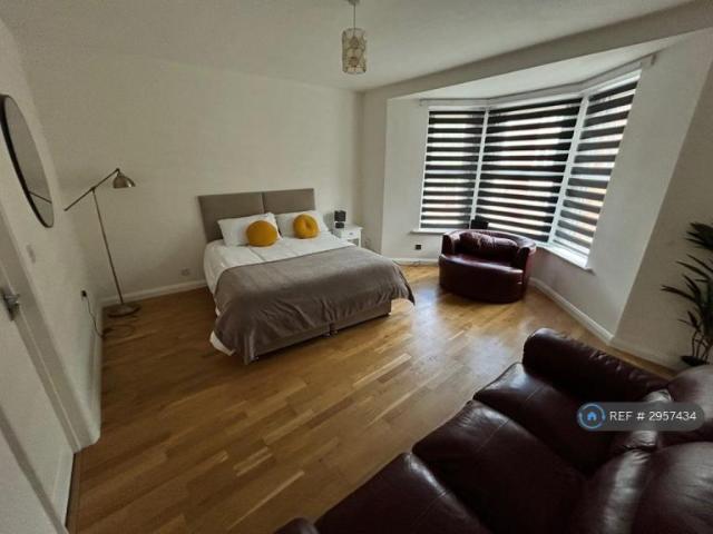 Apartment at Bromham Road, Bedford