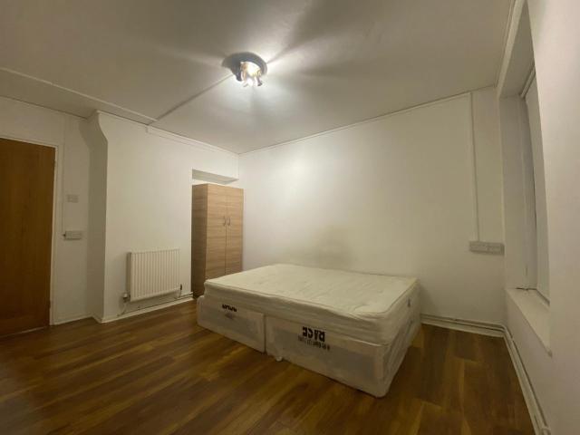 Apartment at Bromley High Street, Greater London