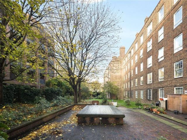 Apartment at Bromley High Street, Greater London