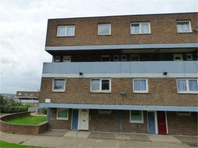 Apartment at Brompton Hill, Chatham