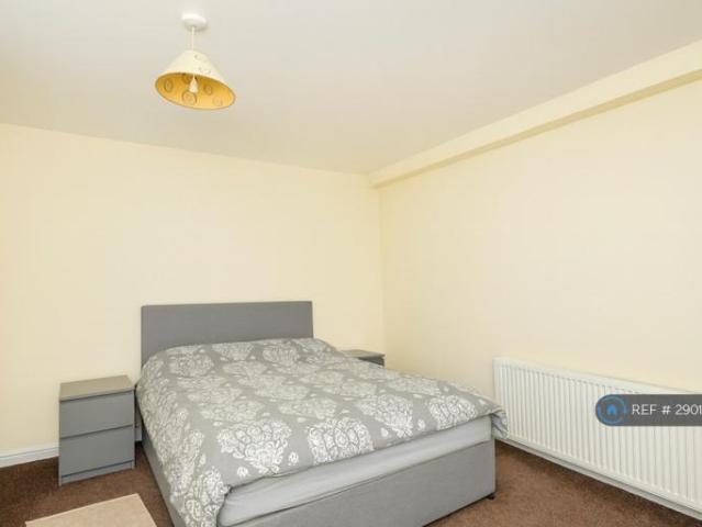 Apartment at Brompton Hill, Chatham
