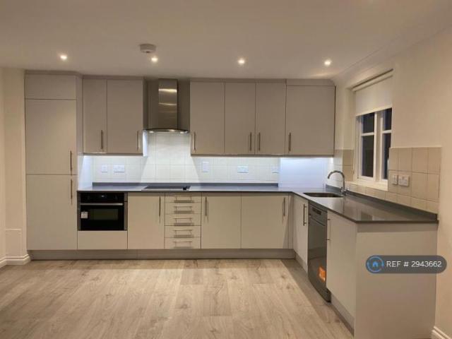 Apartment at Brompton Park Crescent, Greater London