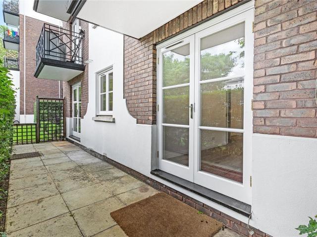 Apartment at Brompton Park Crescent, Greater London