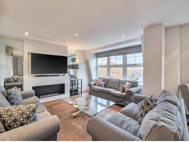 Apartment at Brompton Road, Greater London