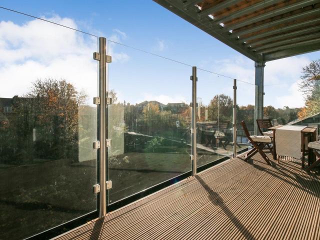 Apartment at Brondesbury Park, Greater London
