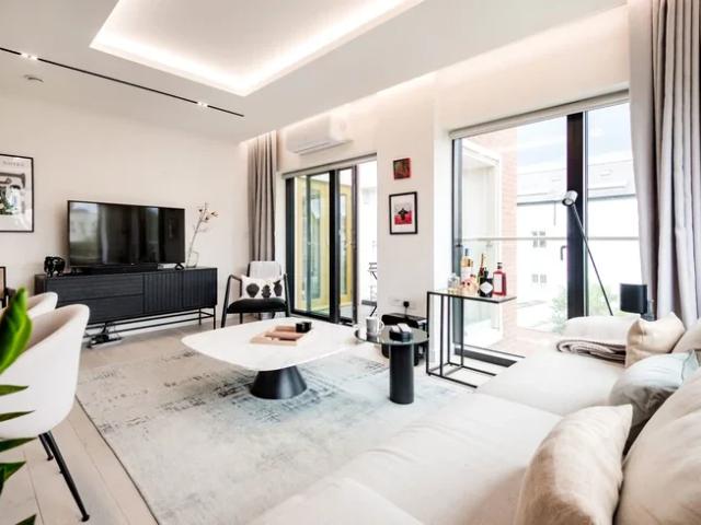 Apartment at Brondesbury Park, Greater London