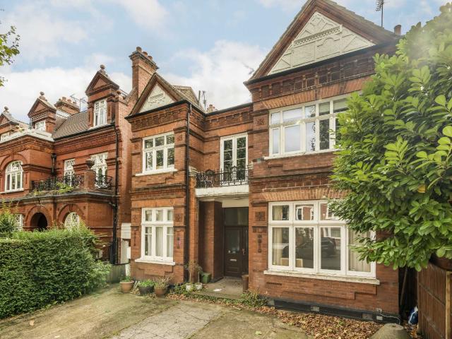 Apartment at Brondesbury Road, Greater London