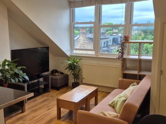 Apartment at Brondesbury Road, Greater London