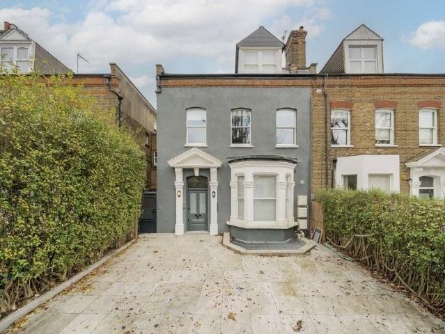Apartment at Brondesbury Road, Greater London
