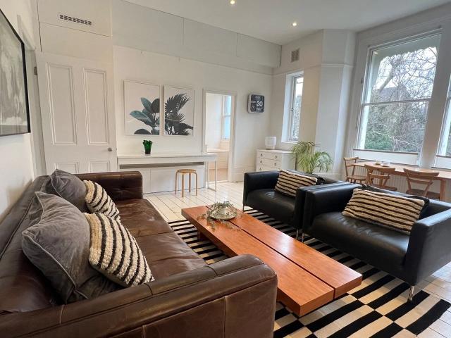 Apartment at Brondesbury Road, Greater London