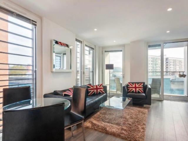 Apartment at Buckhold Road, Greater London