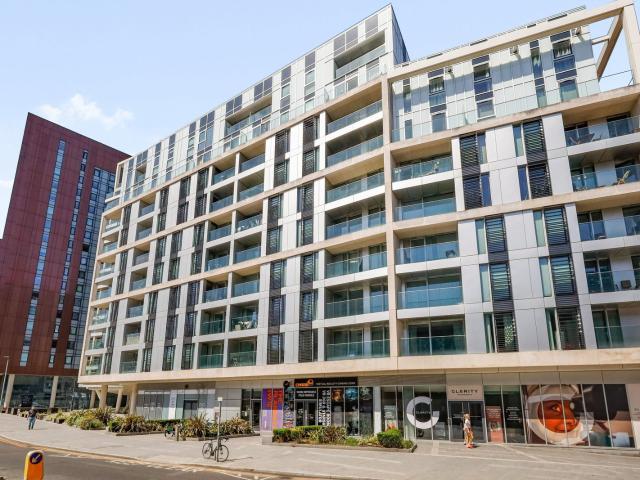 Apartment at Buckhold Road, Greater London