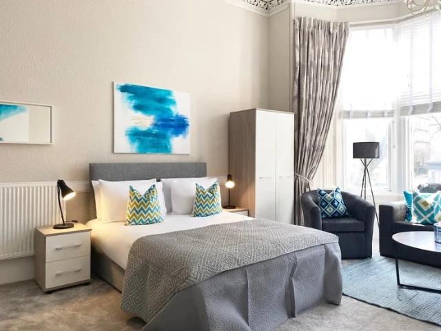 Apartment at Buckingham Terrace, Glasgow