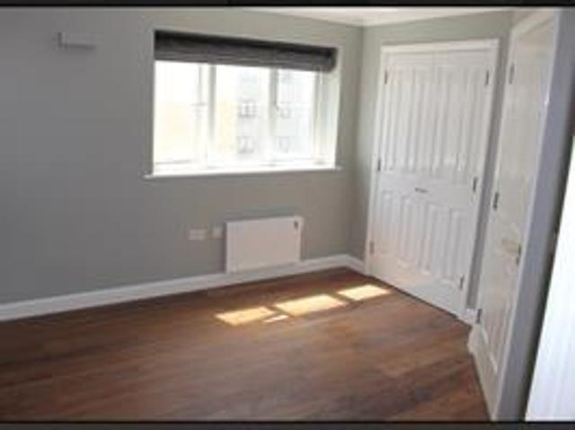 Apartment at Buckingham Gardens, Slough