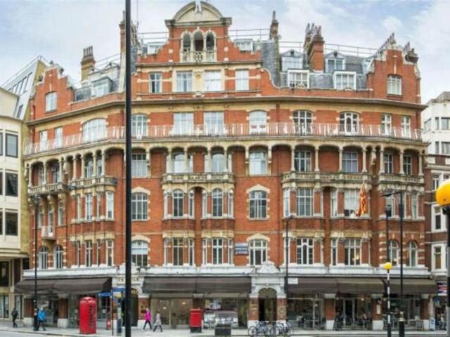 Apartment at Buckingham Gate, City of Westminster