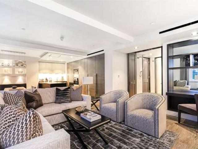 Apartment at Buckingham Gate, City of Westminster