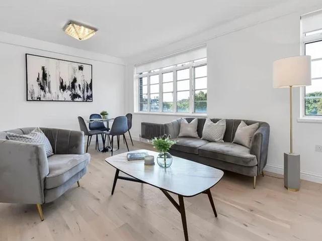 Apartment at Buckingham Palace Road, City of Westminster