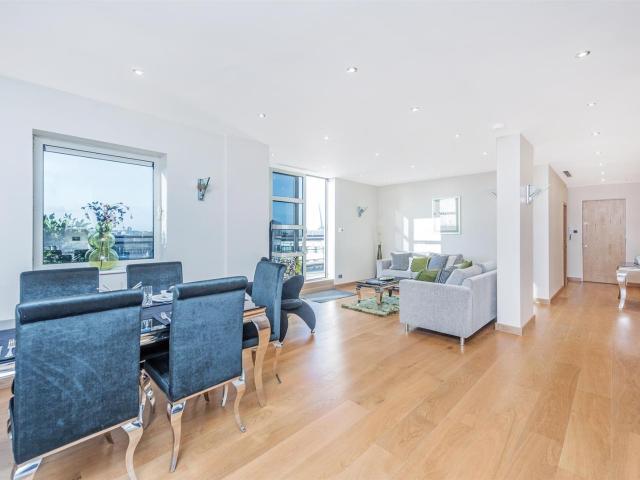 Apartment at Buckingham Palace Road, City of Westminster