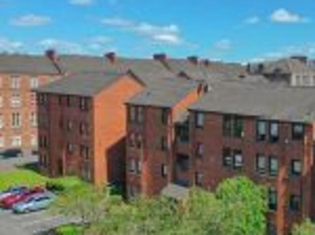 Apartment at Budhill Avenue, Glasgow