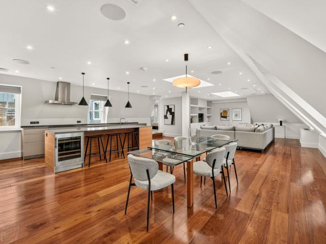 Apartment at Bull Inn Court, City of Westminster