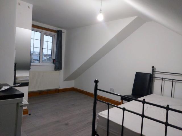 Room at Bulstrode Avenue, Greater London