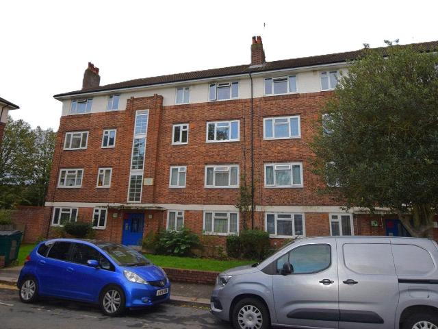 Apartment at Bulwer Court Road, Greater London